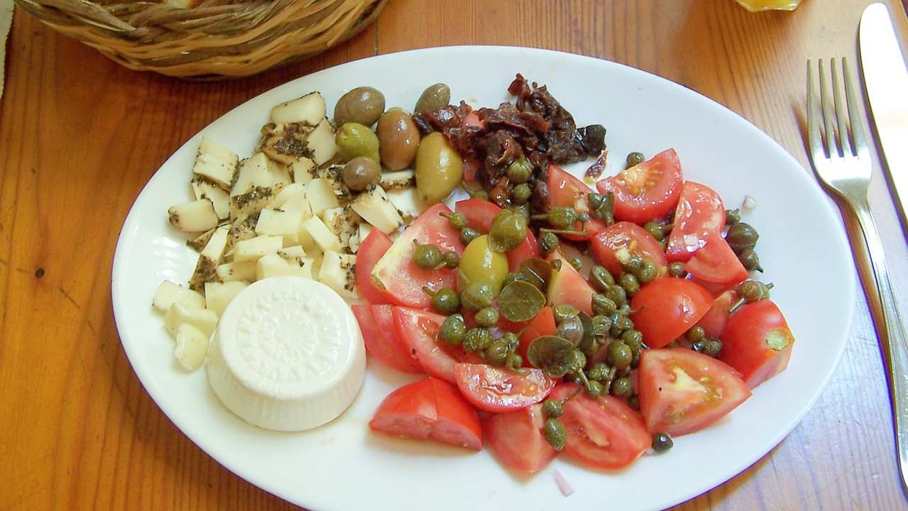 Capperi: benefici, proprietà, ricette e controindicazioni