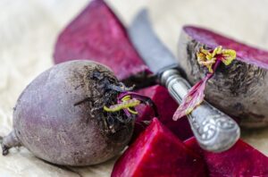 Barbabietola rossa o rapa rossa: proprietà, ricette e controindicazioni ...
