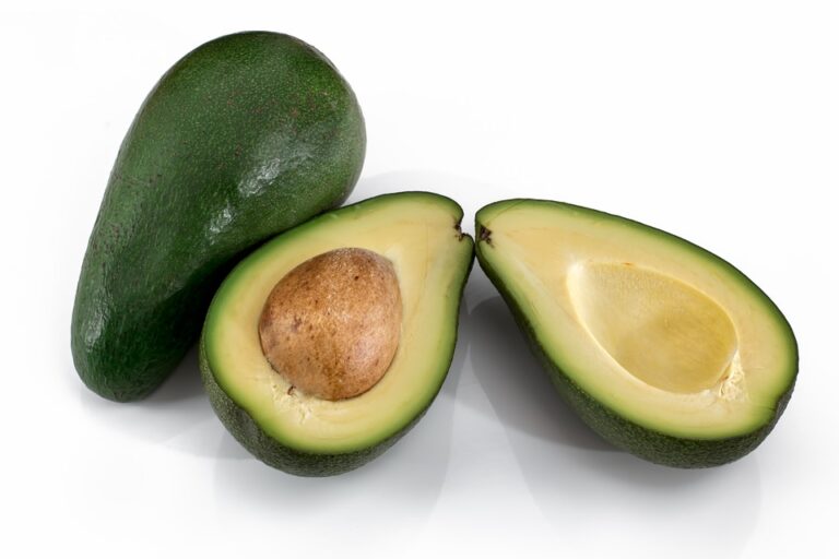 Come mangiare l'avocado da solo o in altre ricette